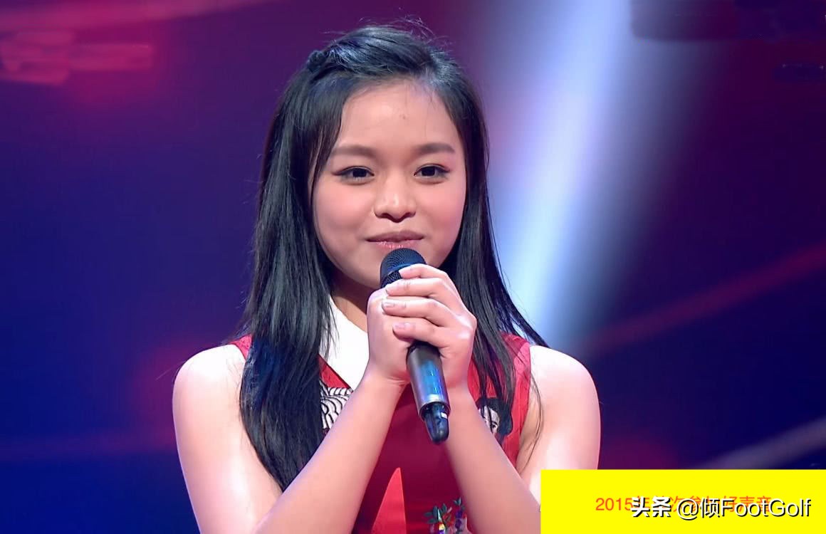 The new generation singer Huang Xiaoyun came to hand in homework with a ...