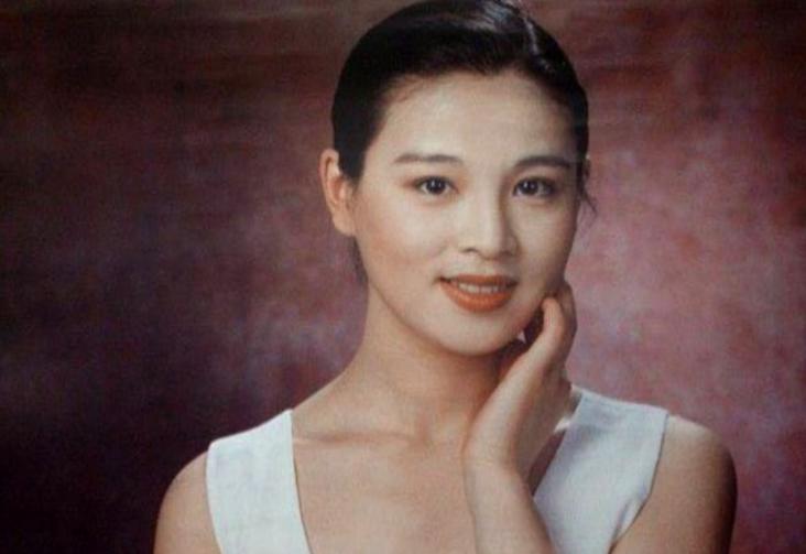 She is the most beautiful Zhao Feiyan, she chose to retreat due to life ...