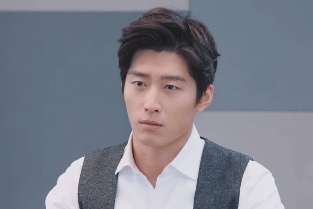 "Flowers on the Sea" Original: Lin Xiangyuan bowed his knees in ...