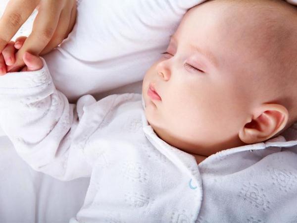 Children sweat profusely when they sleep, but not only because of heat ...