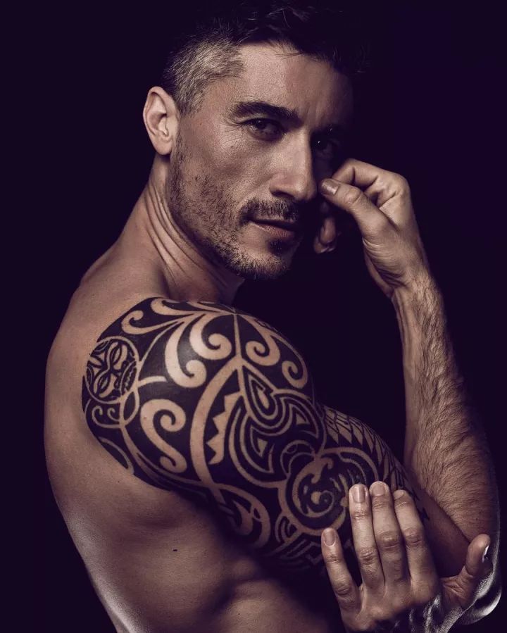 Male model Jay Roberts became a fashion buyer and played the second ...