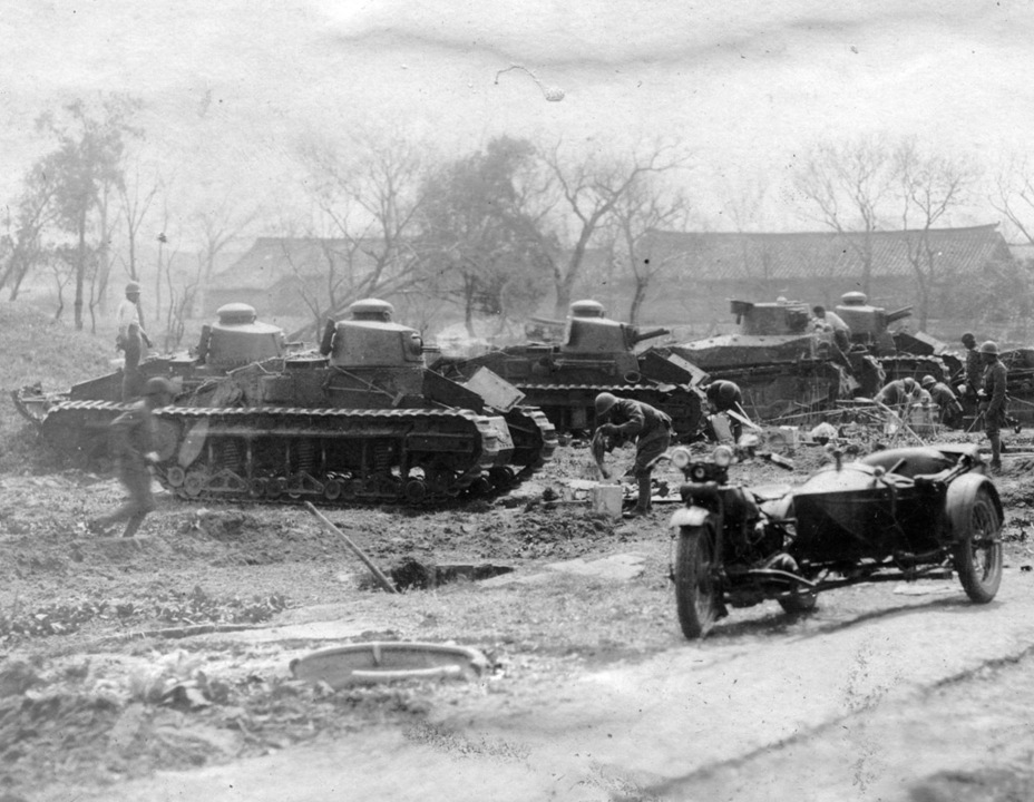 Japanese Renault NC27 light tank - iNEWS