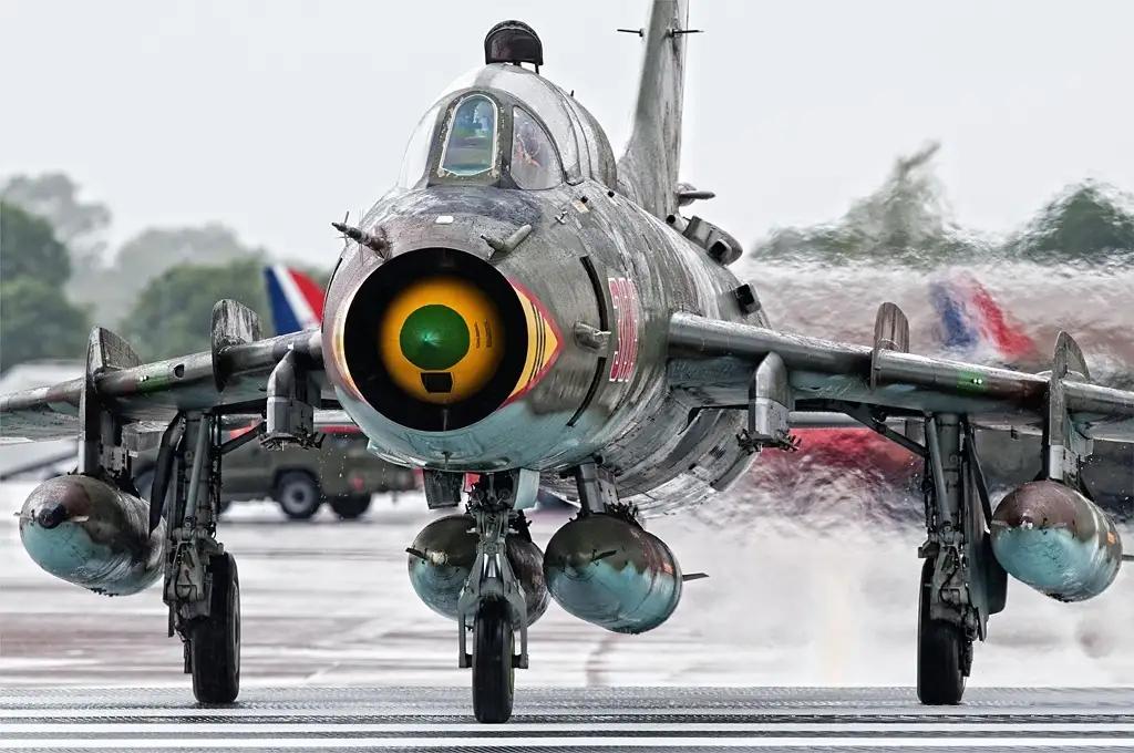 Classic fighter introduction: Su-22 - iNEWS