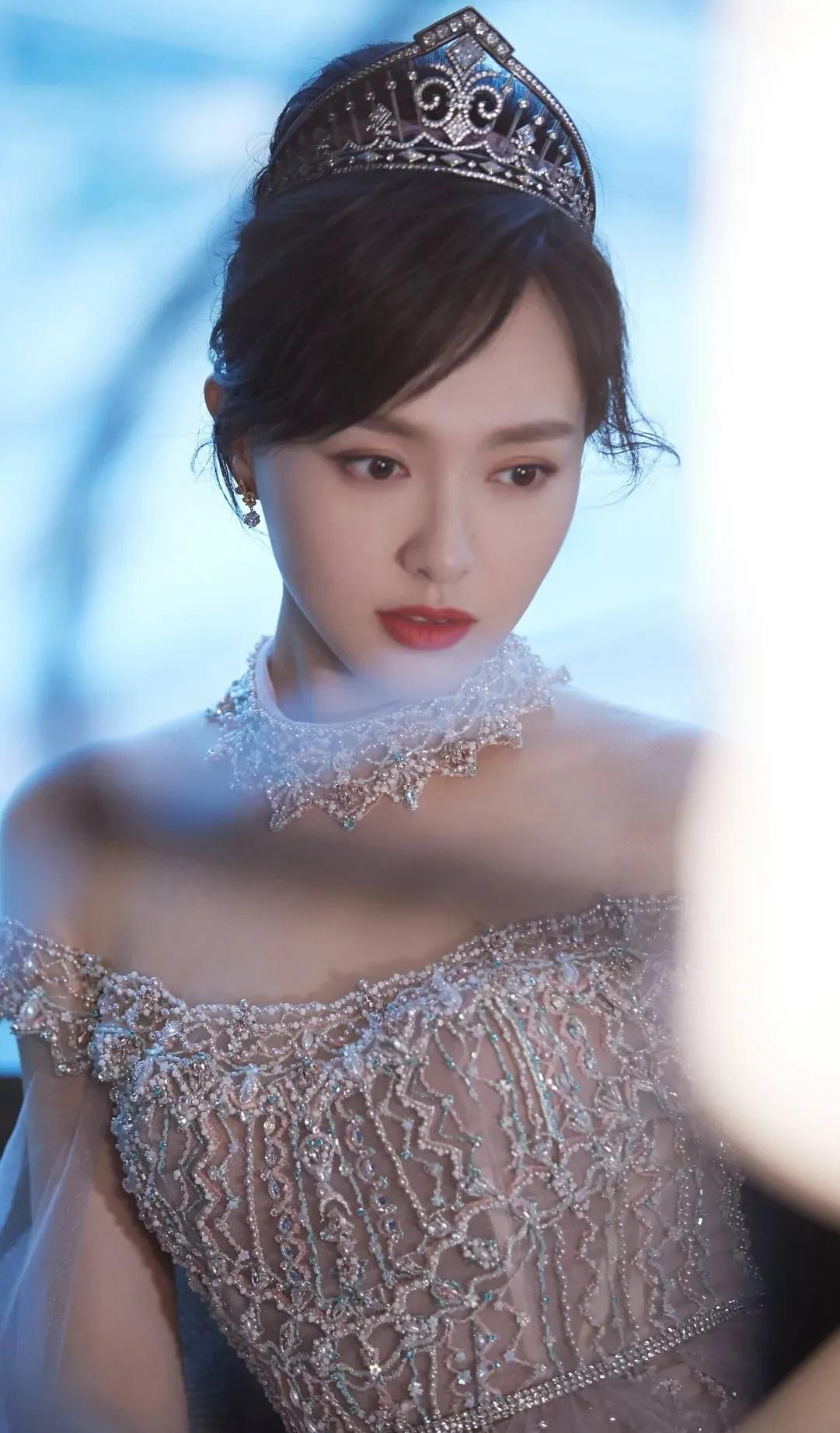 Tang Yan beautiful pictures - iNEWS