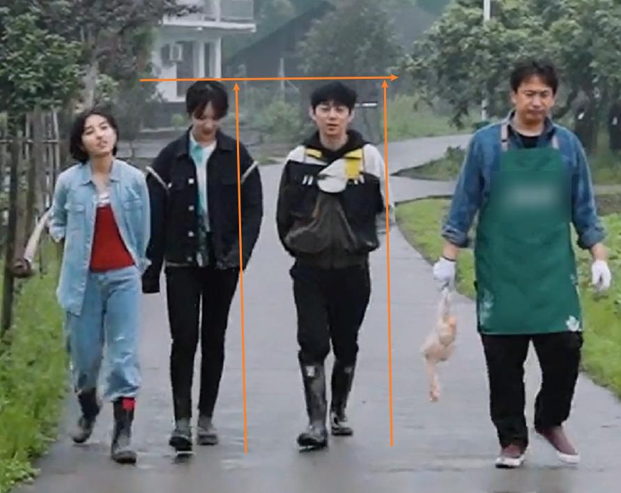 Yang Zi and Zhang Zifeng walked up in the same frame, and the camera ...