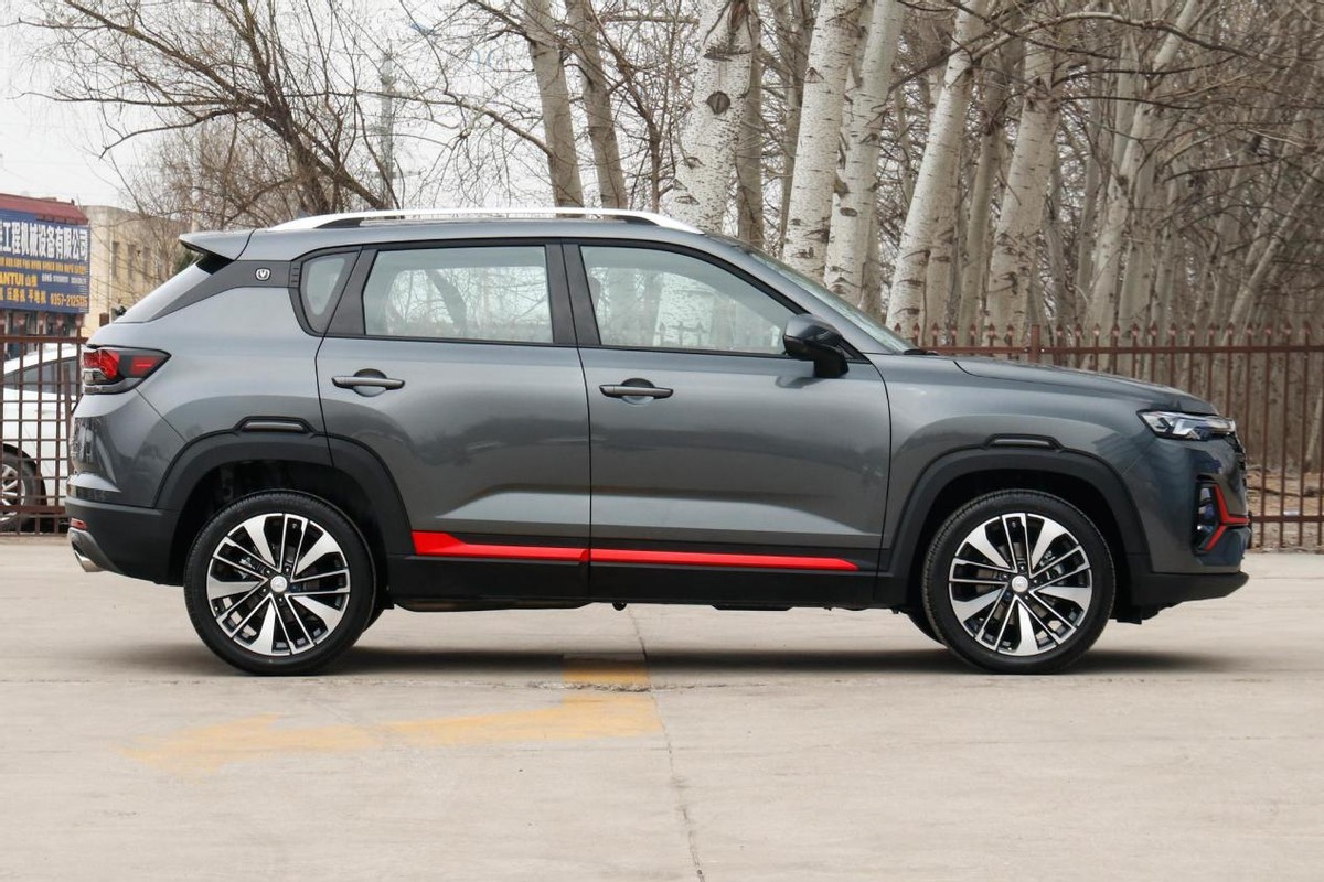 Veterans meet again, Changan CS35 PLUS vs. Baojun RS-3, who is the "Ye Wen" of the same level ...