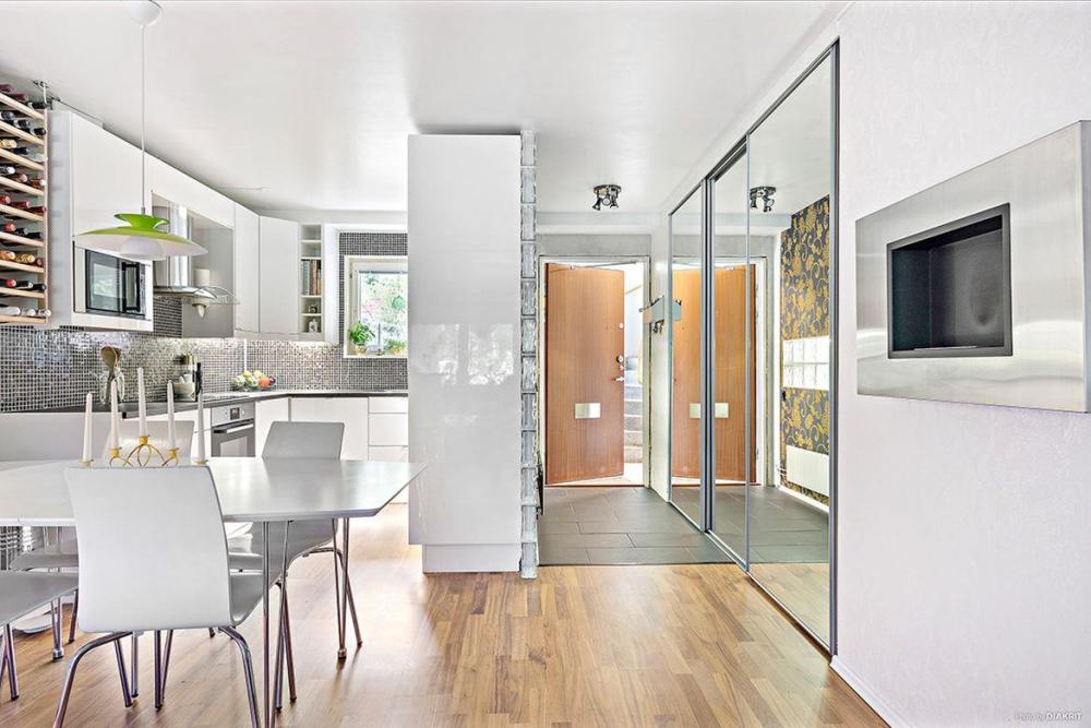 Her 69 square meters one-storey two-bedroom, the cloakroom bathtub has ...