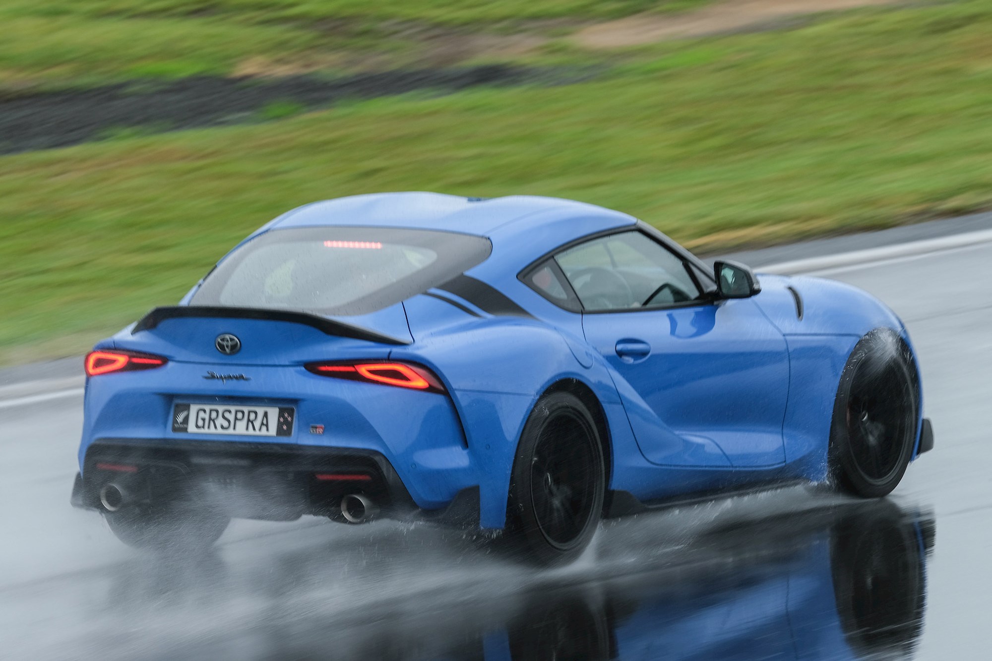 New Zealand test drive Toyota GR Supra, driving it full of thought to ...