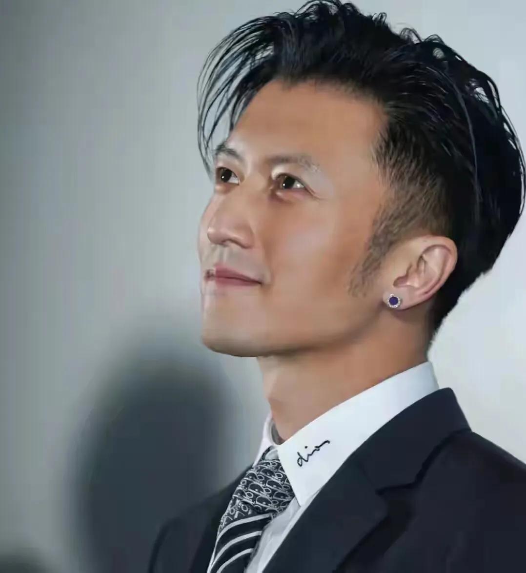 "Patriotic Artist" Nicholas Tse - iNEWS