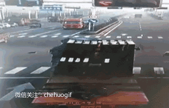 Car accident scene 2, animated gif, to warn the world - iNEWS