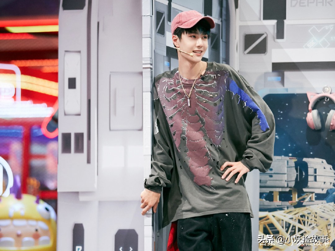 Give it a hand!The idol ceiling, the pink Wang Yibo, the face reappears ...