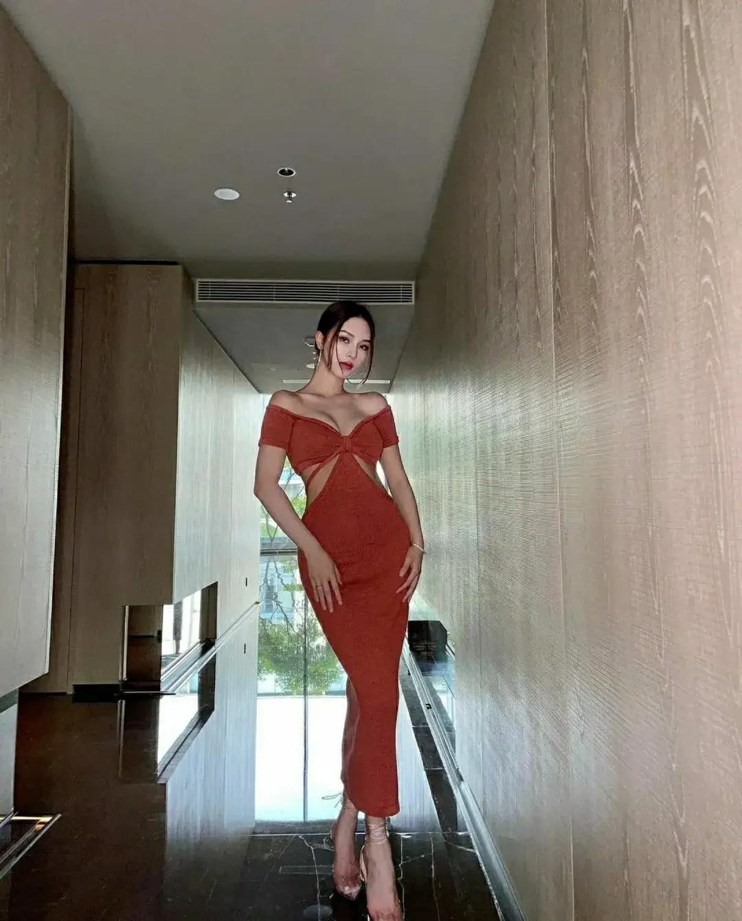 Li Qianqian has a very good figure, she started her own business, and ...