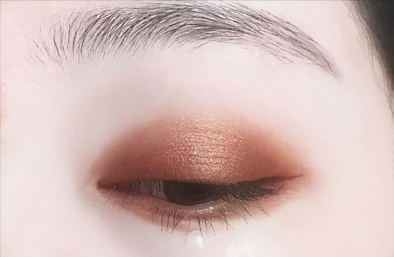 How to apply eye makeup on a single eyelid?"Just 5 steps" allows you to ...