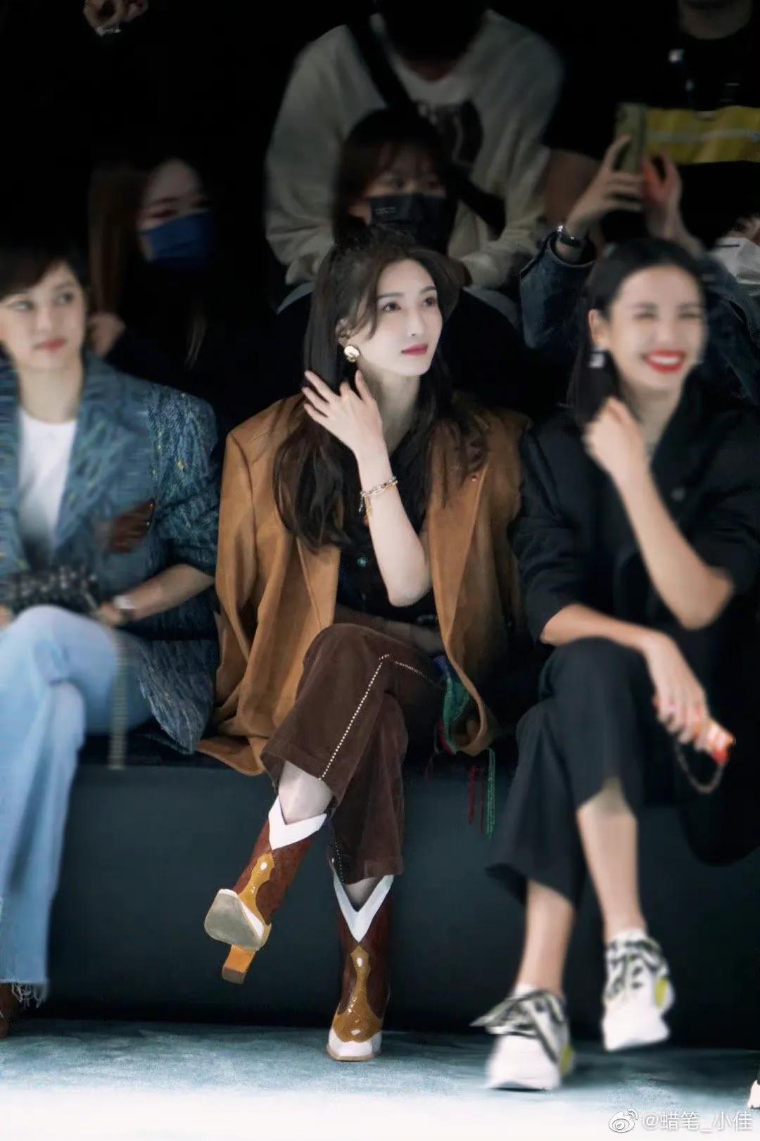 Sun Li is embarrassed this time!Sitting side by side with Jiang Shuying ...