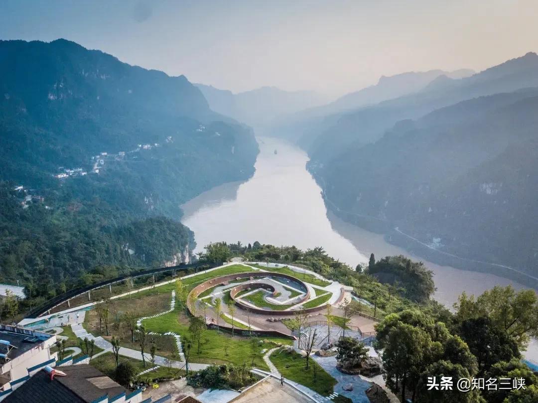 In the 1970s, the reconstruction of the G348 Yi (Chang) Lian (Tuo ...