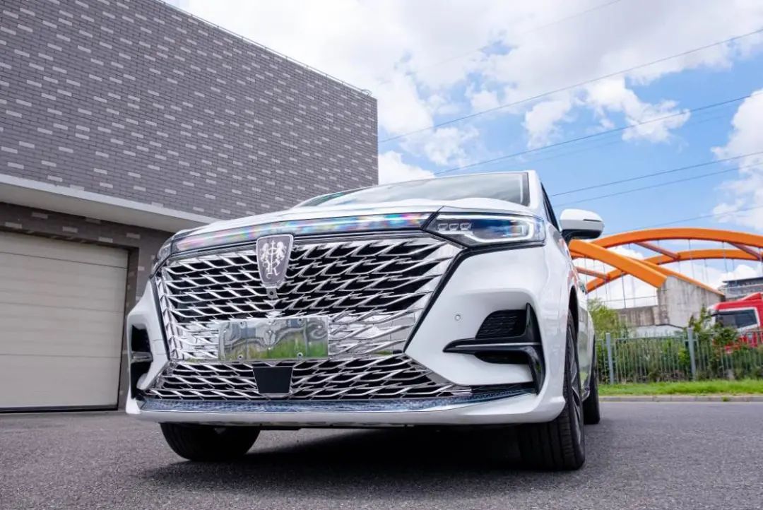 Is the domestic high-end MPV so strong?The configuration is piled up to ...