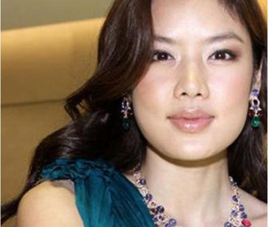 She married Liming at the age of 28, and spent 700 million worth of ...