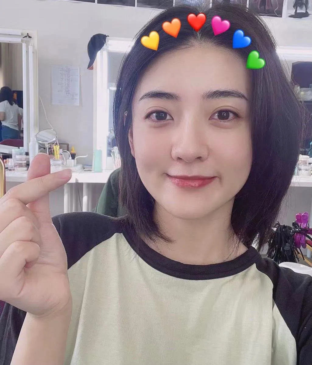 Little Gossip, Bo Junxiao, Di Lieba Gong Jun, Liang Jie Pu Bajia, Lin ...