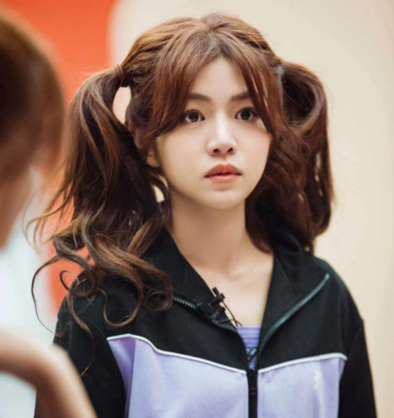 37-year-old Chen Yanxi changed her style. Baby fat meets double ...