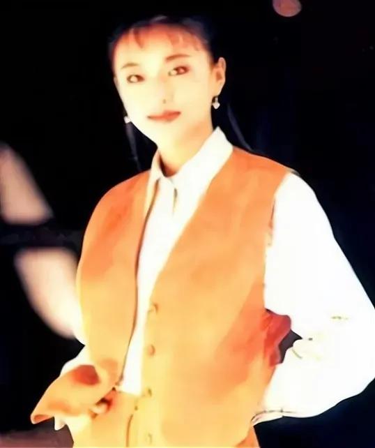 Han Hong claimed to be a school girl when he was young. He thought it ...