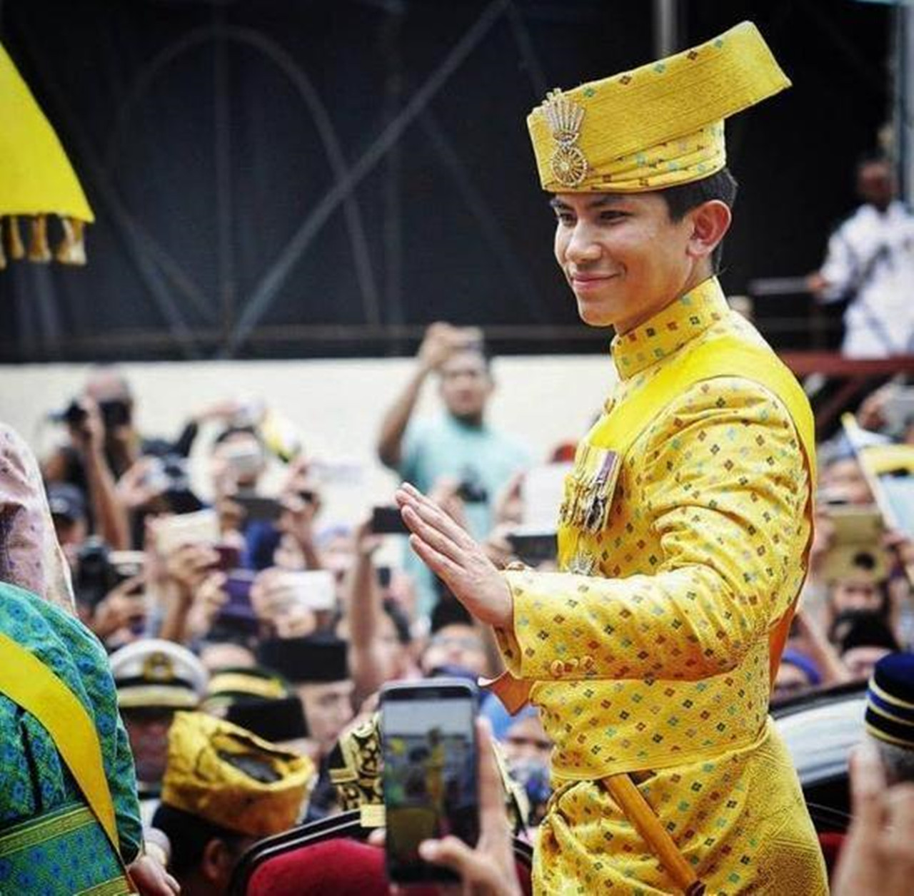 Prince Martin of Brunei: Flying a plane to raise tigers and capture ...