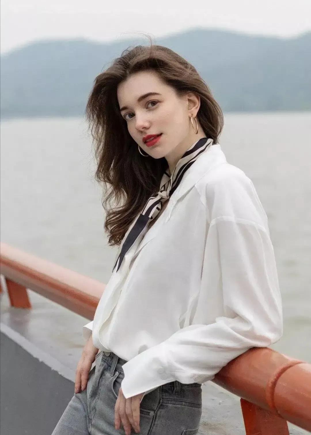 Belarusian girl's exquisite features, sweet smile - iNEWS