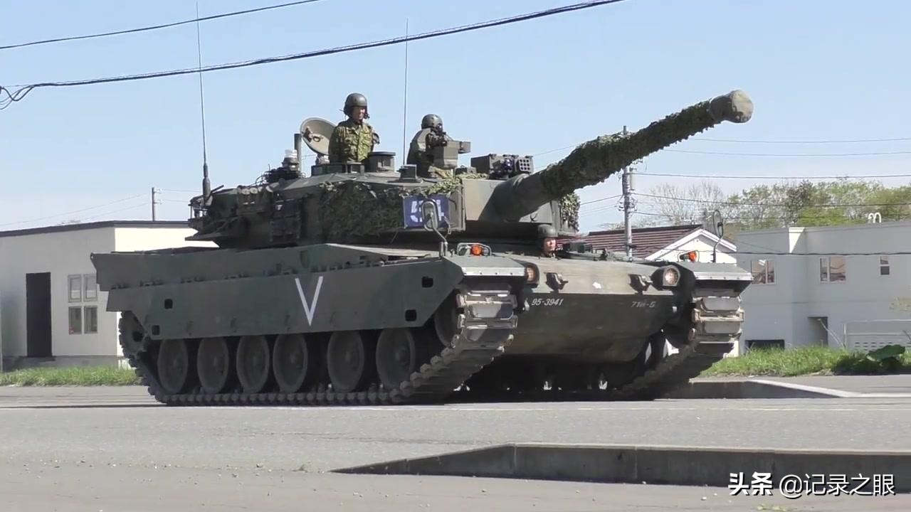 Known as the No. 1 in Asia, Japan's fourth-generation Type 10 tank, but ...