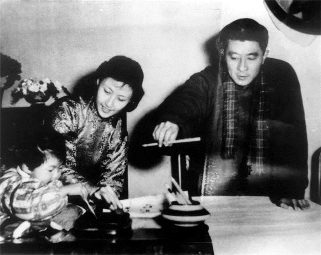 Feng Zhi: 80 years old, Ying Huang Zongying, written the beautiful dusk ...