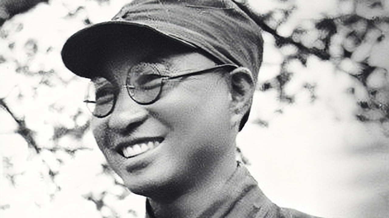 Shen Zui had just signed the uprising, and was immediately held back by ...