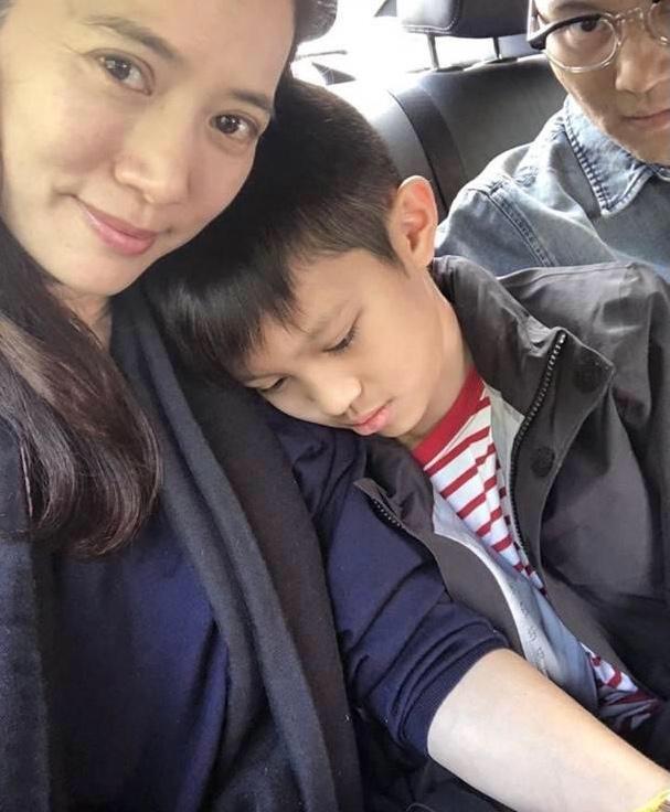 A recent photo of Zhang Zhilin's son Anita Yuen, who is taller than his ...