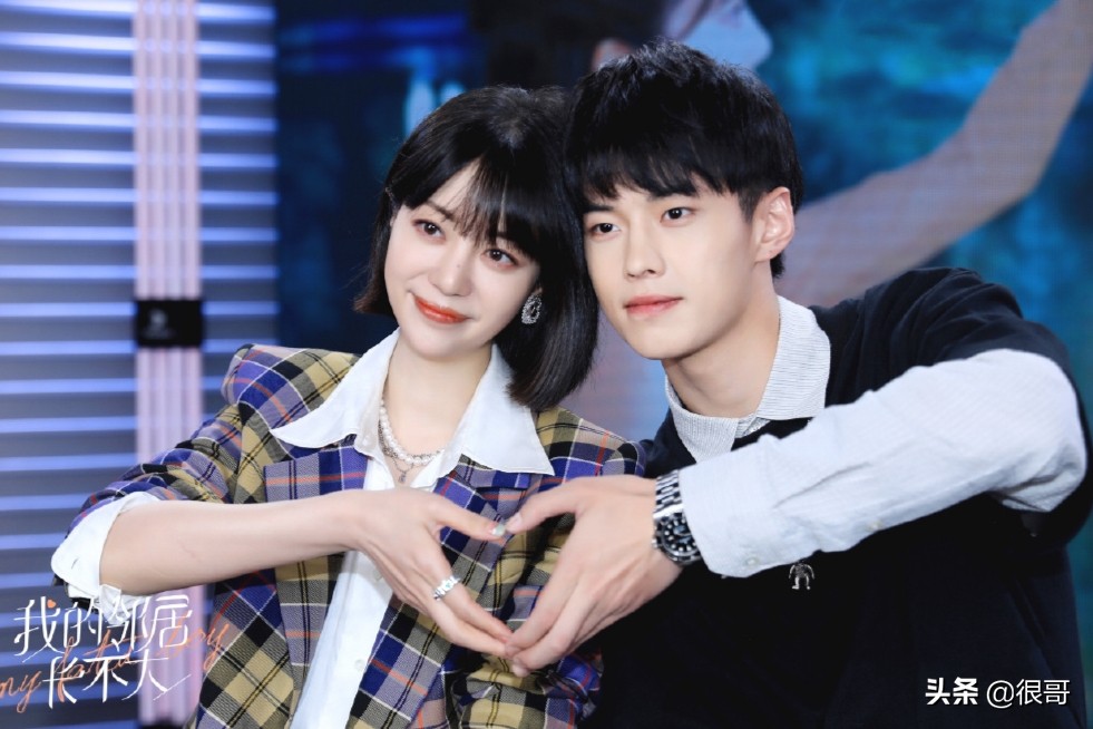 My neighbor is a young beauty: Li Xirui is intellectual, Lu Xiaolin is ...