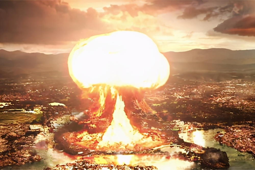 Can jumping into the water save my life when the atomic bomb explodes ...