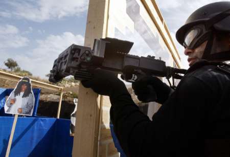 A bullet that can turn?——Israel Corner Shot corner shooting system - iNEWS