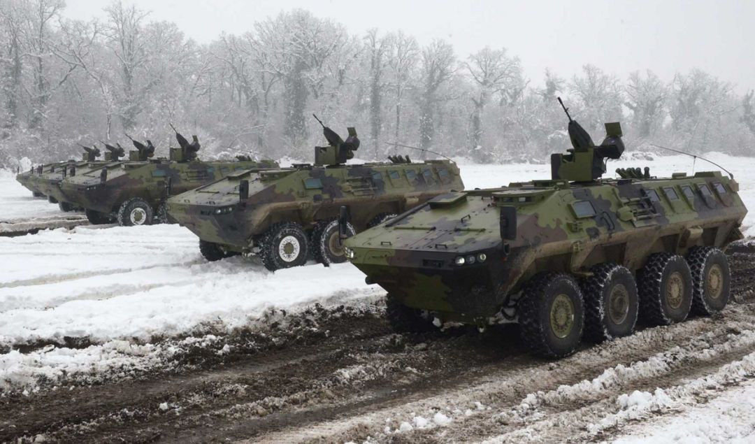 Large eight-wheeled armored vehicles developed by countries all over ...