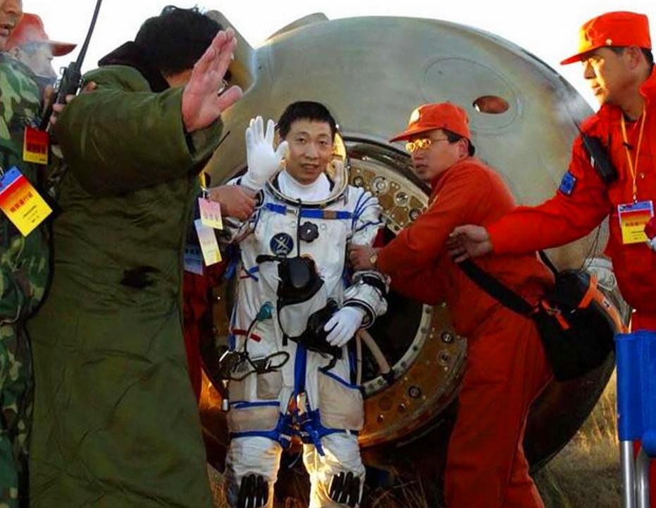Yang Liwei, China's "first man in space," why did he bring a pistol to ...