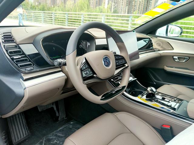 The real BYD Han DMi car is exposed, it is more luxurious than the ...