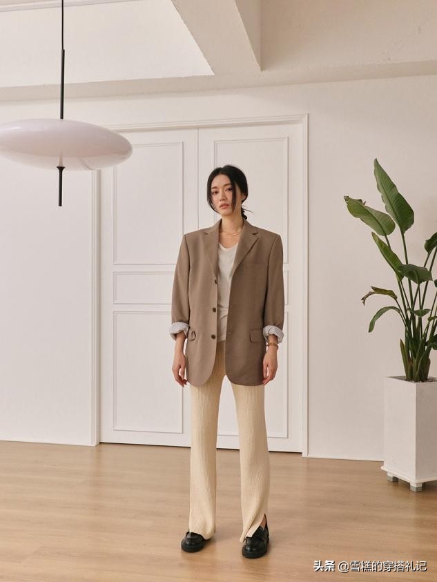 No matter how lazy women are, they should wear little black trousers ...