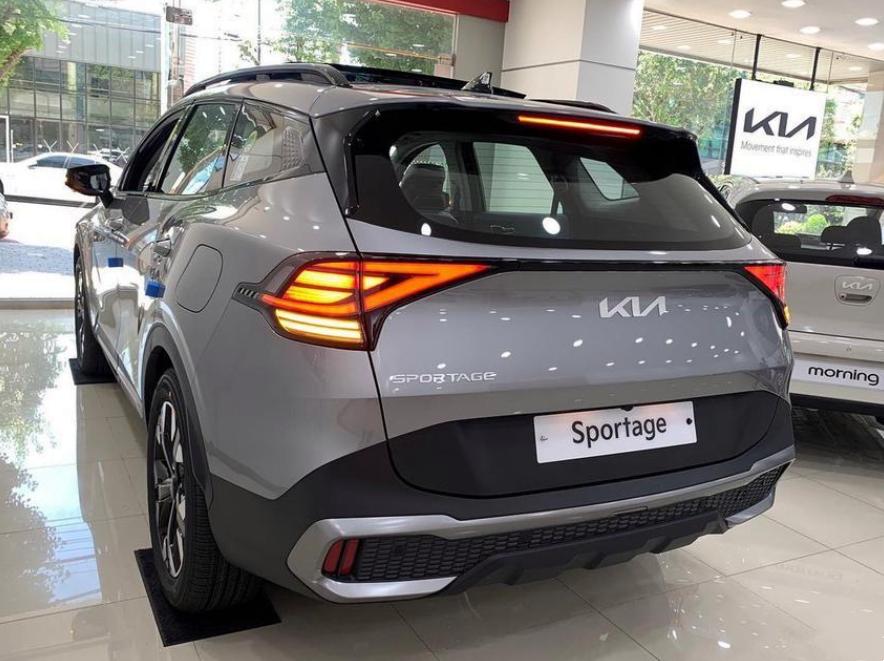 Real shots of the new generation of Kia Lions running on the same ...