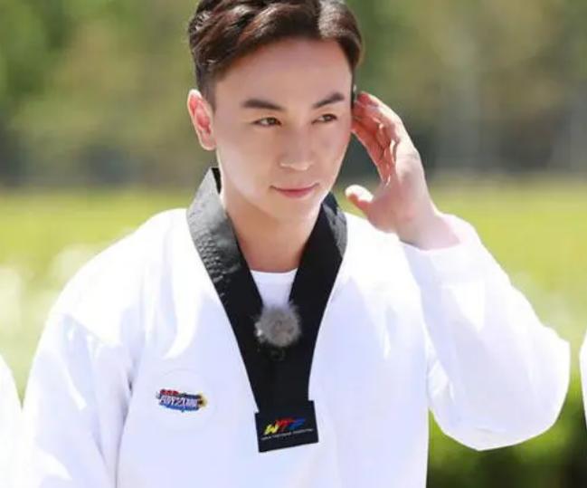 Shi Xiaolong became popular at the age of 5, but was ruined by his ...