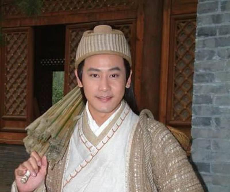 Qiu Xinzhi in the new "Tianlong Ba Bu" saw the young and pretty "Duan ...