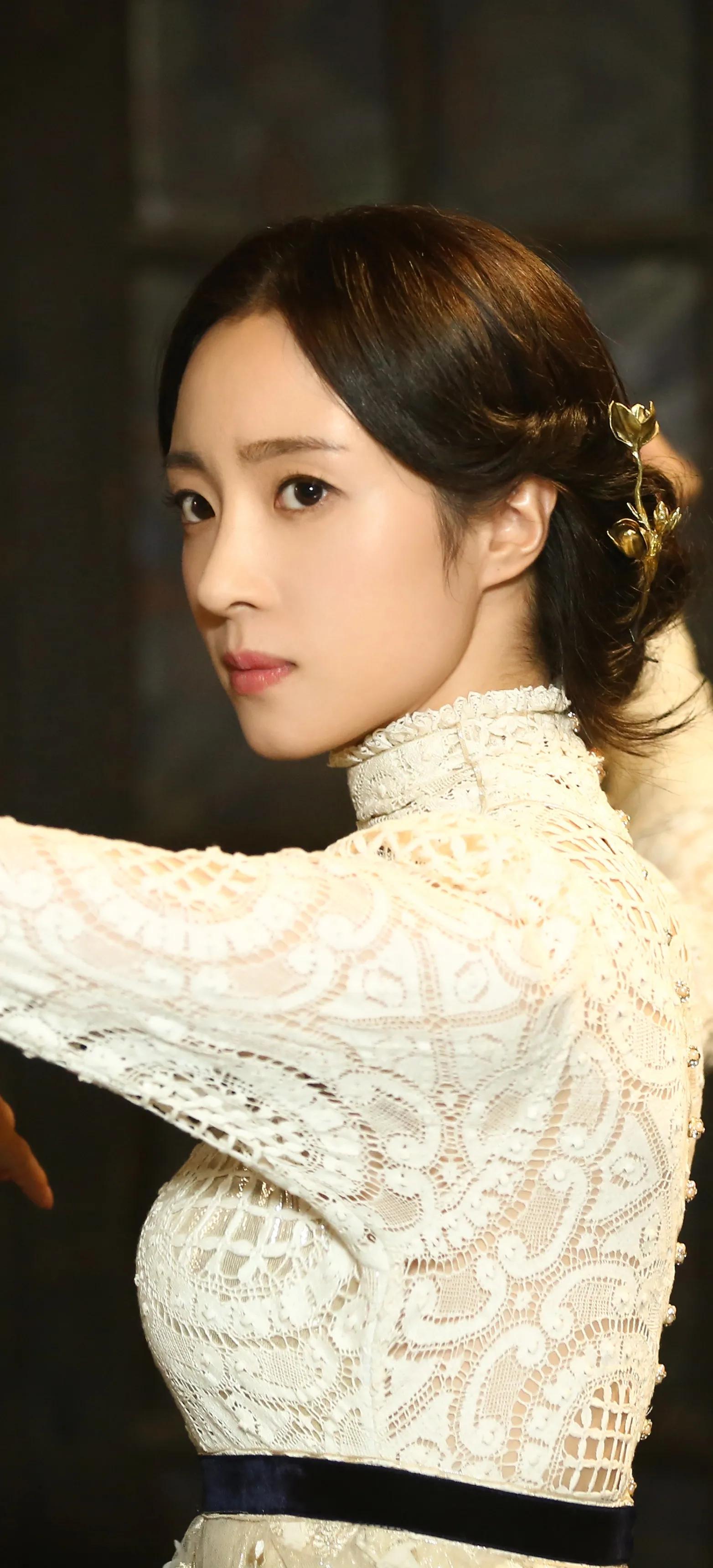 Favorite Wallpapers 159 of Hu Bingqing - iNEWS