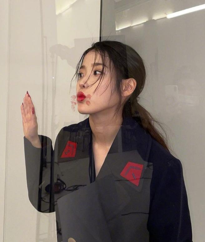 The photos of suspected IU before plastic surgery were exposed. After ...