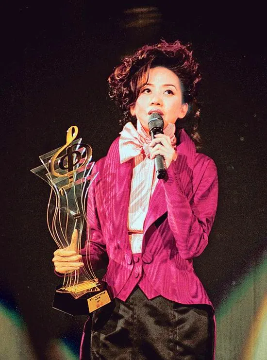 The most popular female singer award, Anita Mui won 5 times, Joey Yung ...