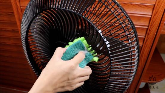 No matter how dirty the electric fan is, I will teach you a trick, no need to disassemble the ...