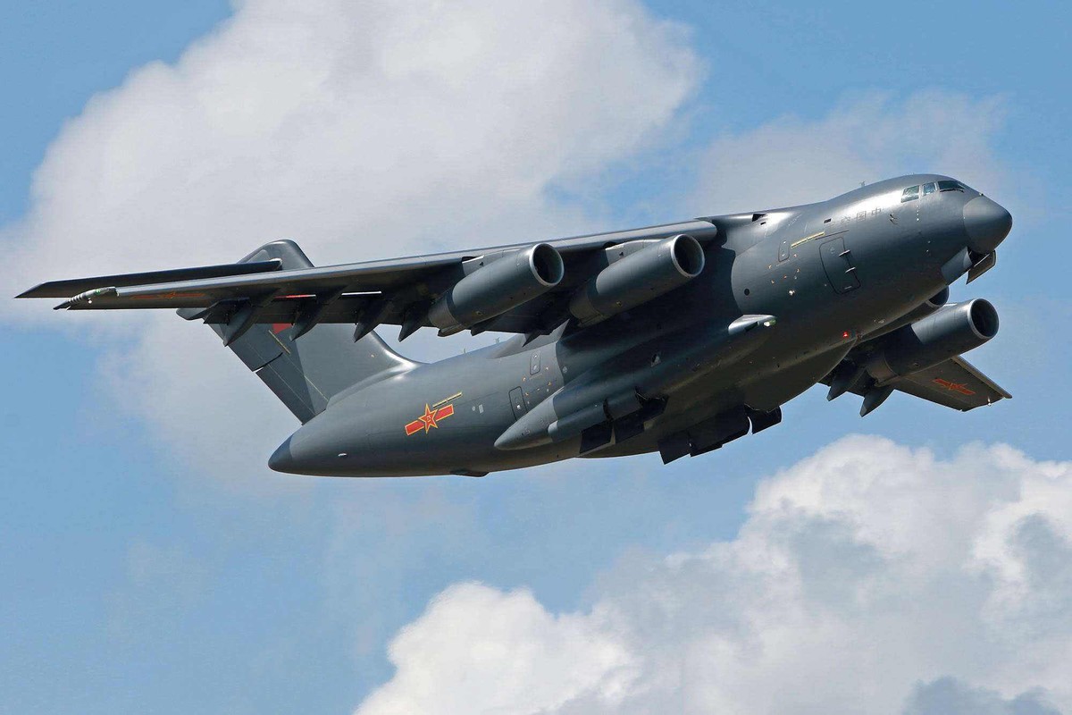 The 5th anniversary of the service of the Yun-20 transport aircraft ...