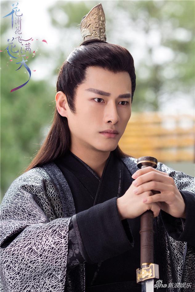 Zhu Zixiao has over tens of millions of fans tonight, and he shed tears ...