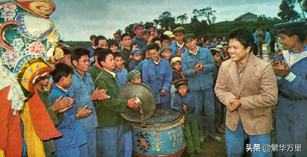 Huang Zhicheng drove a fighter plane to revolt and surrender. In 1995 ...