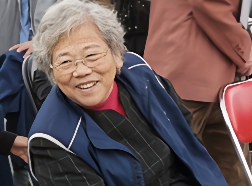 The first female general minister, Peng Gang, and her uncle was Marshal ...