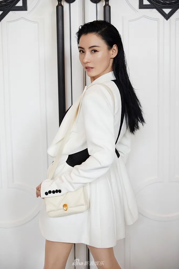 Cecilia Cheung is bright and beautiful in red makeup!Yu sister big show ...