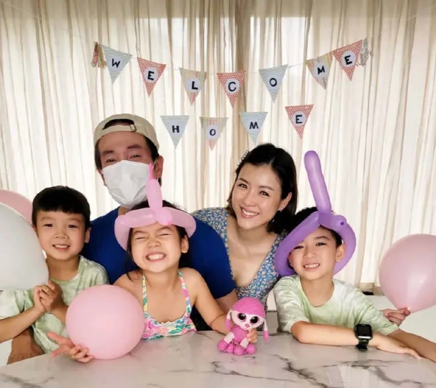 TVB TVB emperor Chen Hao takes photos of his wife in swimsuit, Chen Yinwei shows sexy figure ...